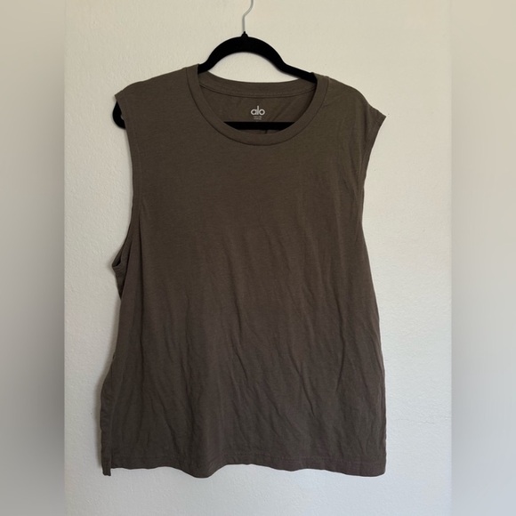 ALO Yoga | Shirts | Alo Yoga Brown Muscle Tee Sleeveless Relaxed Fit ...